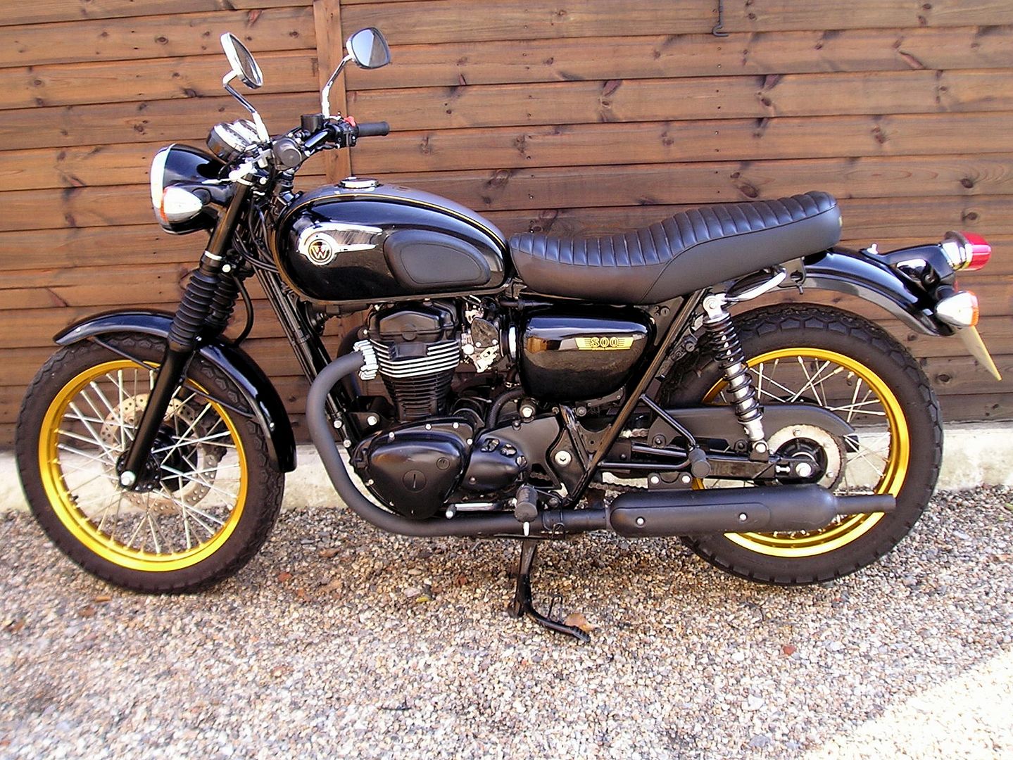 £ SOLD, Kawasaki W800 Special Edition (2000 miles, Perfect and pristine ...