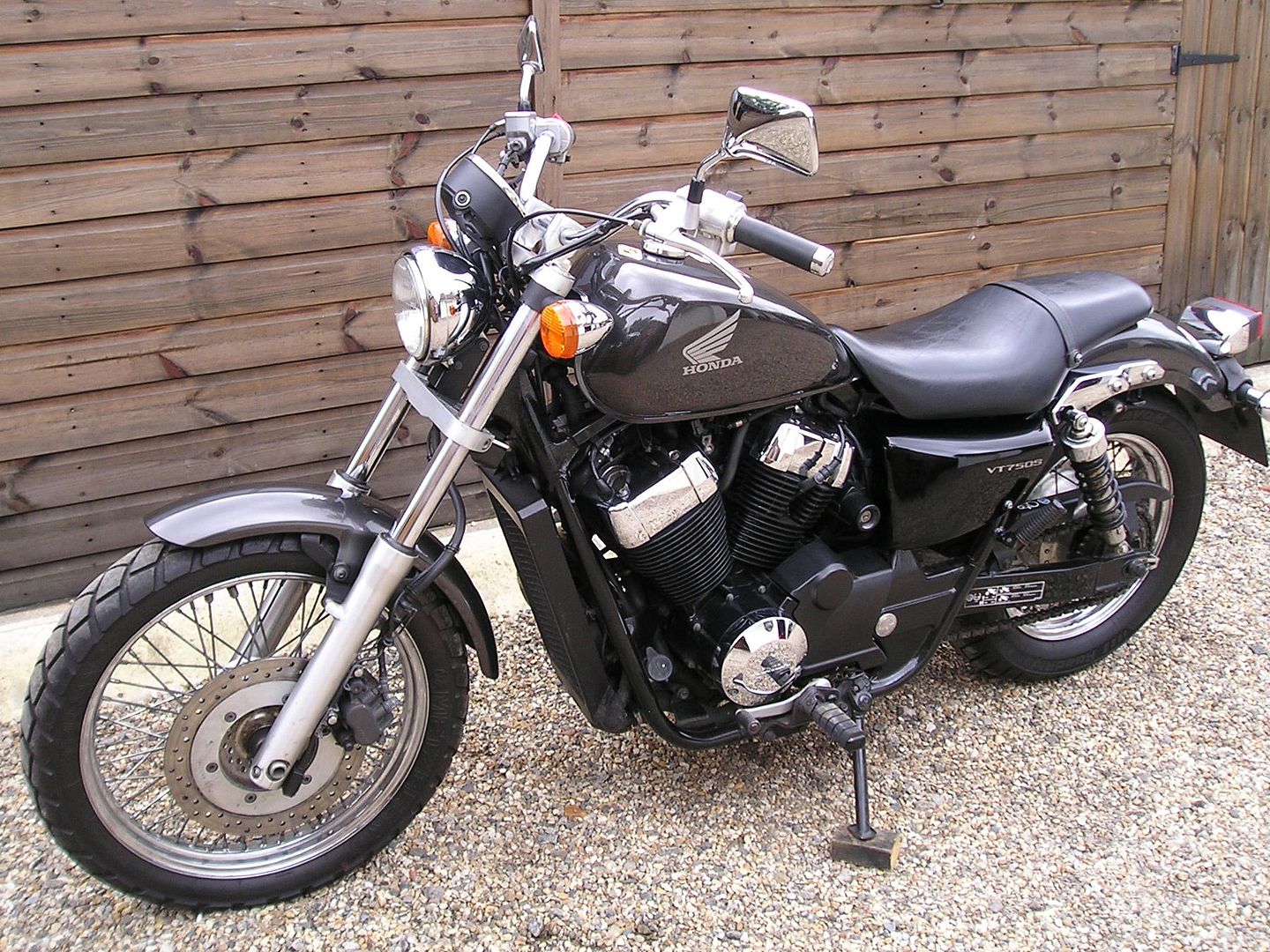 £ SOLD, Honda VT750S-B Shadow (1 owner, Standard and Original) 2012 61 Reg – Sargents of Sussex
