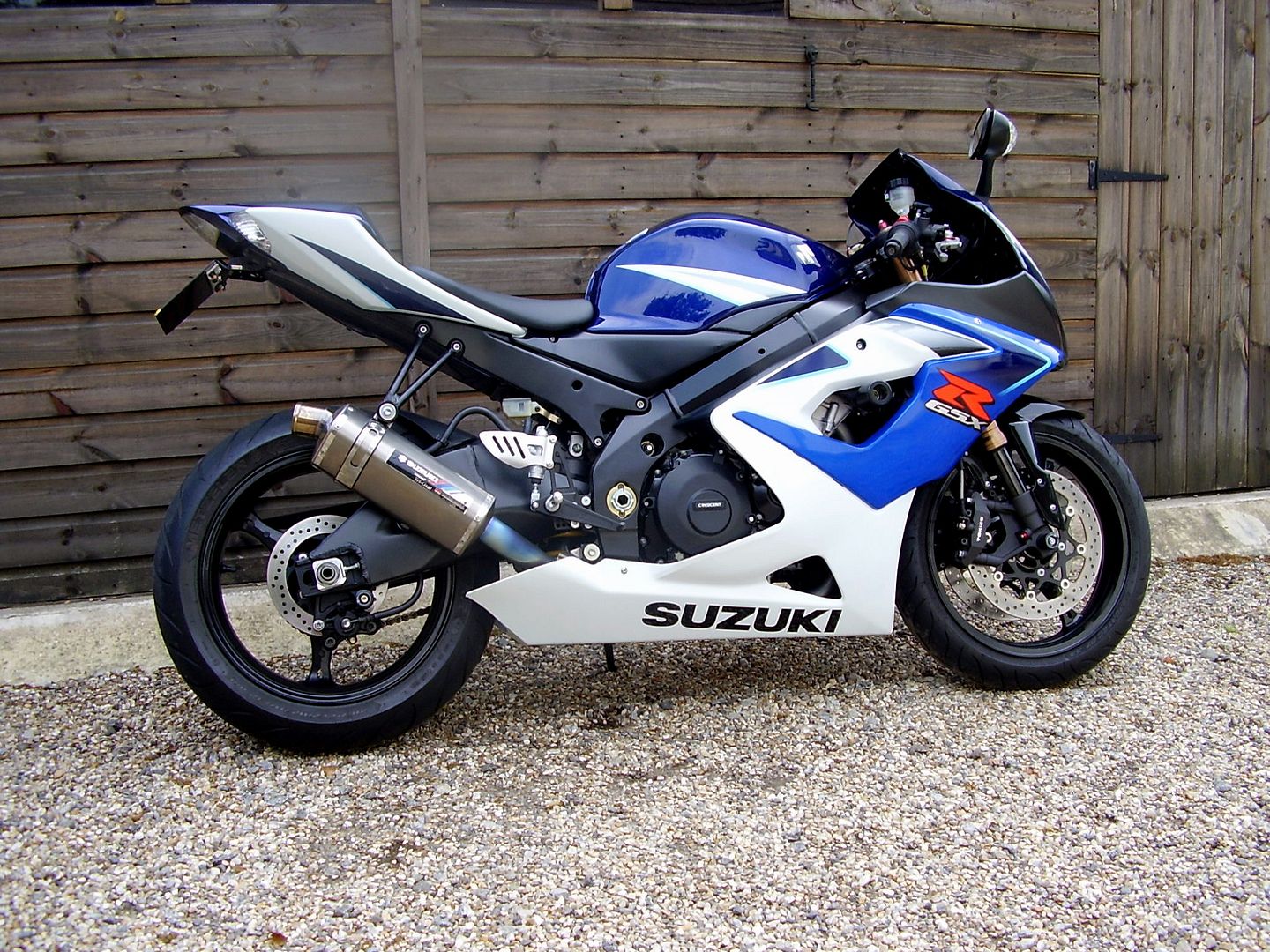 £ SOLD, Suzuki GSX-R 1000 K6 (11700 miles, Expensive options, Please ...